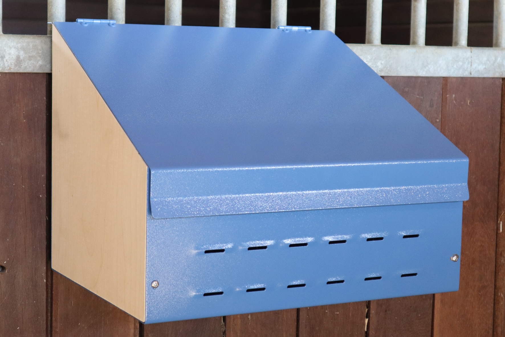 Stall-Box - Pferdezubehör immer perfekt organisiert